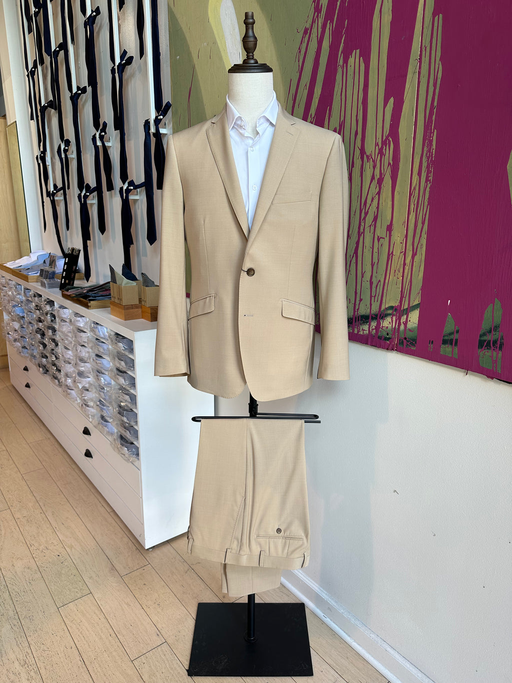 Tan Stretch Suit – Pursuit